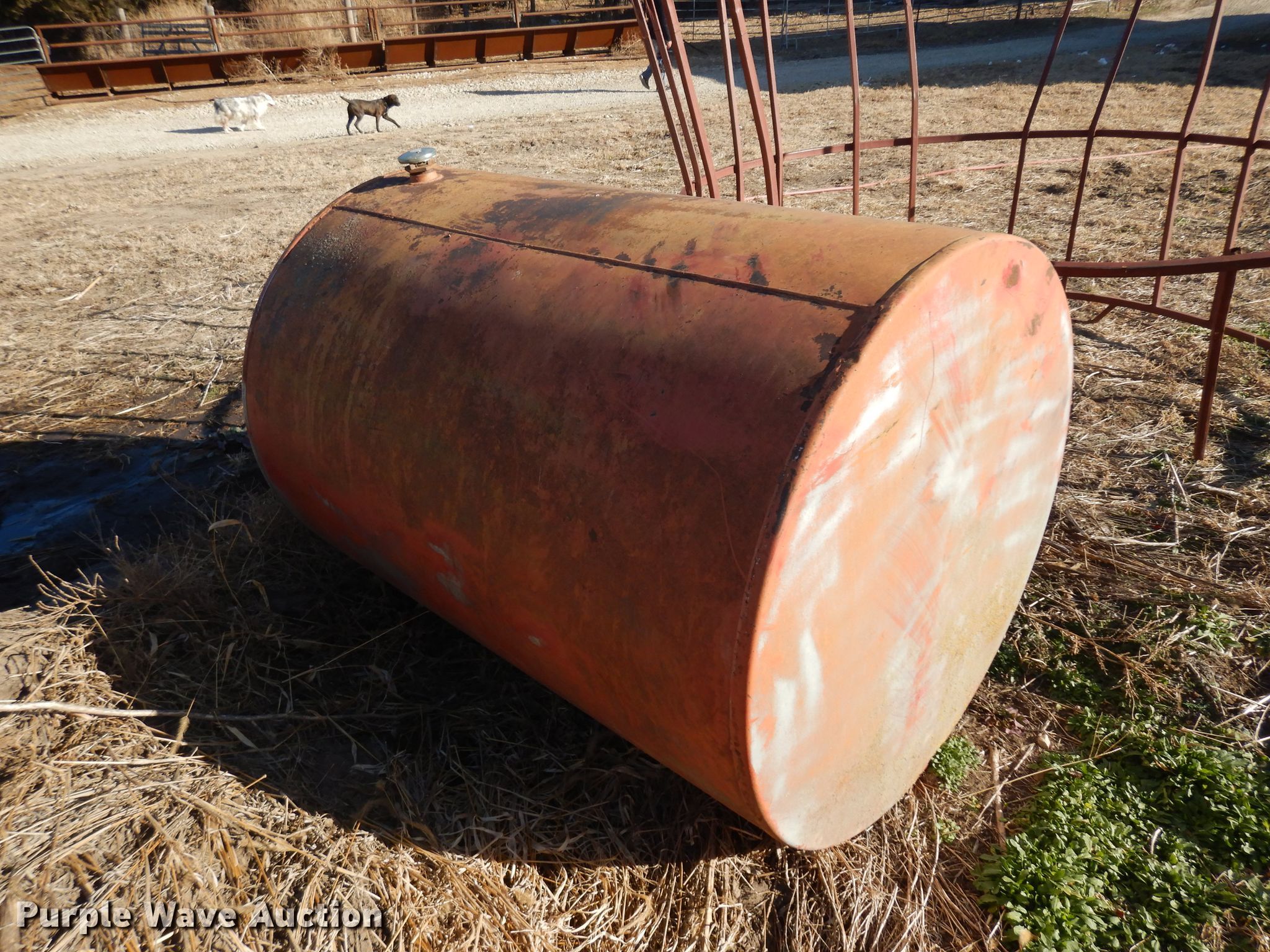 Fuel tank in Clay Center, KS | Item IG9020 sold | Purple Wave