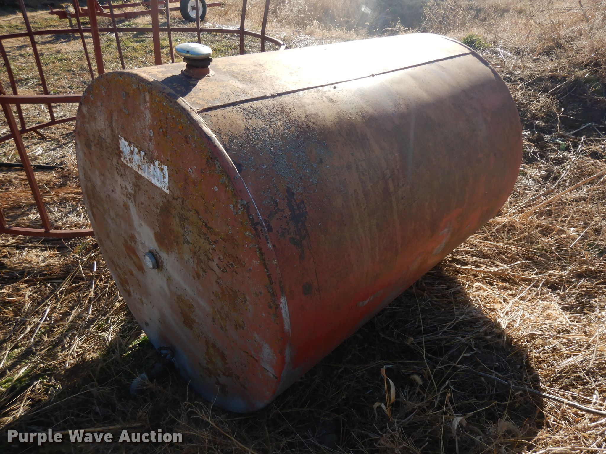 Fuel tank in Clay Center, KS | Item IG9020 sold | Purple Wave