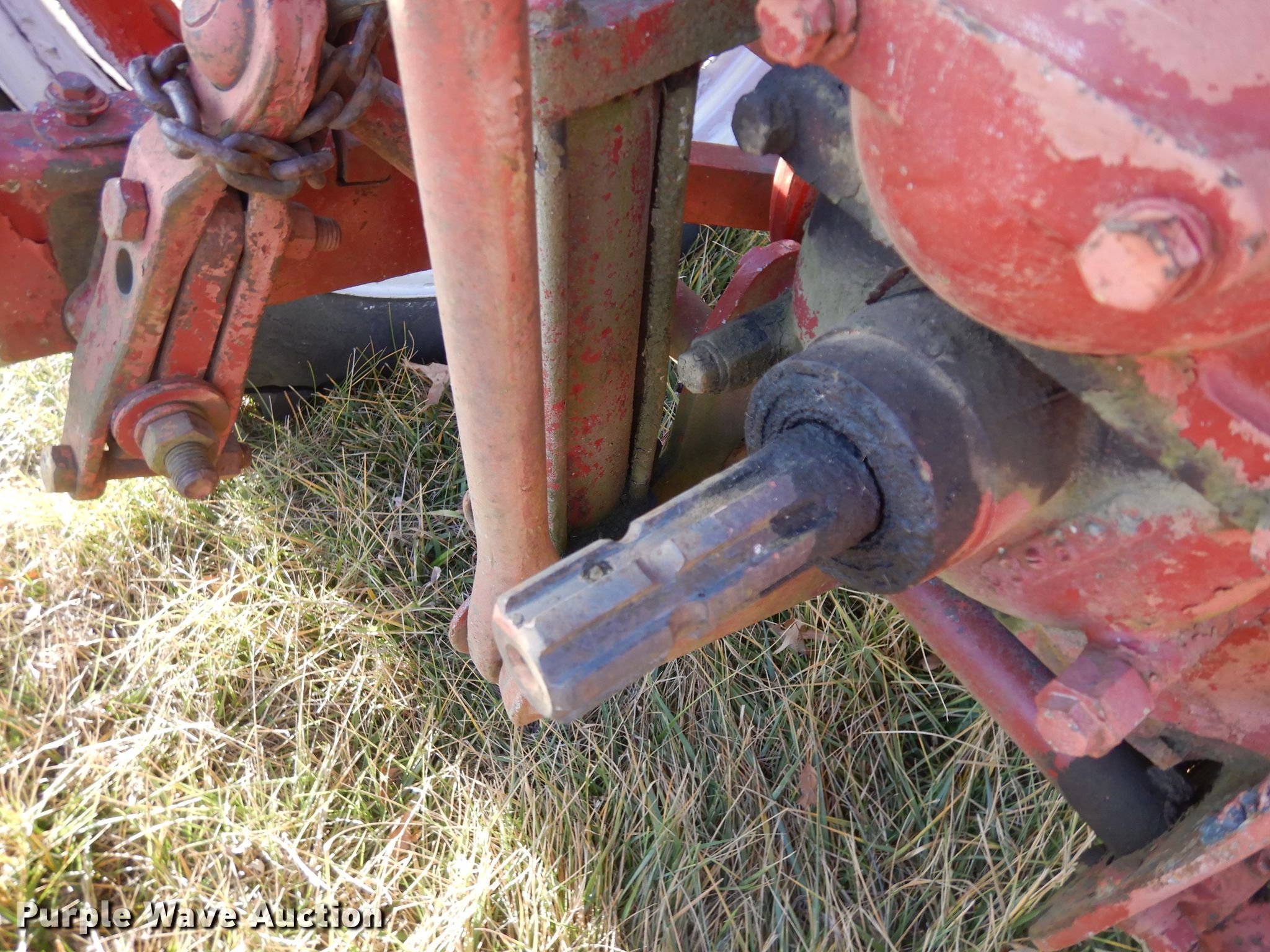 Farmall 200 tractor in Paola, KS | Item IG9075 sold | Purple Wave