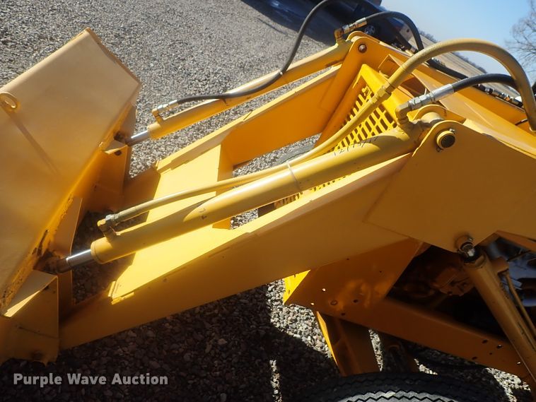 International 3414 backhoe in Sedgwick, KS | Item DI7478 sold | Purple Wave