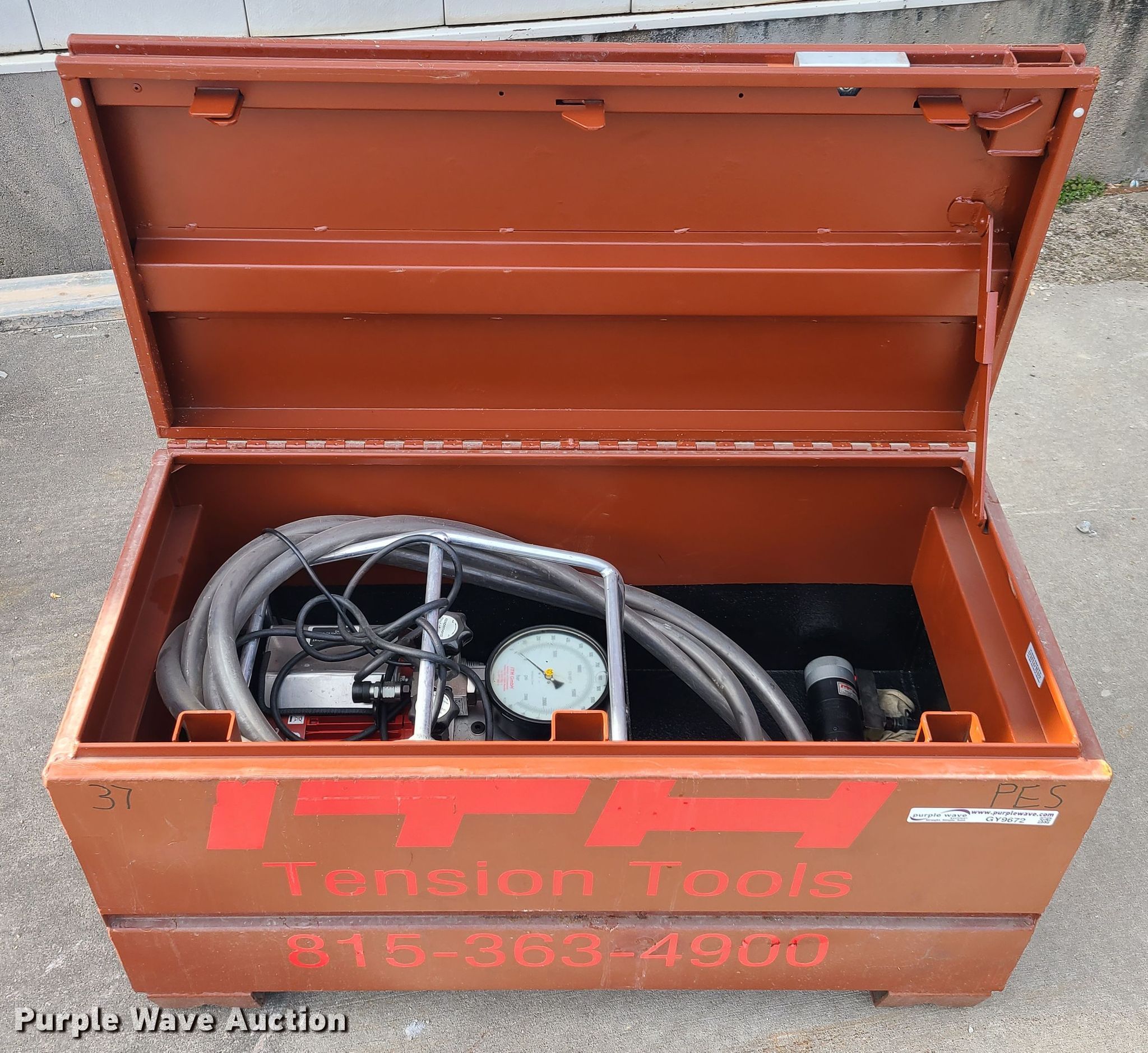 ITH hydraulic bolt tensioner in Sedalia, MO | Item GY9672 sold | Purple ...
