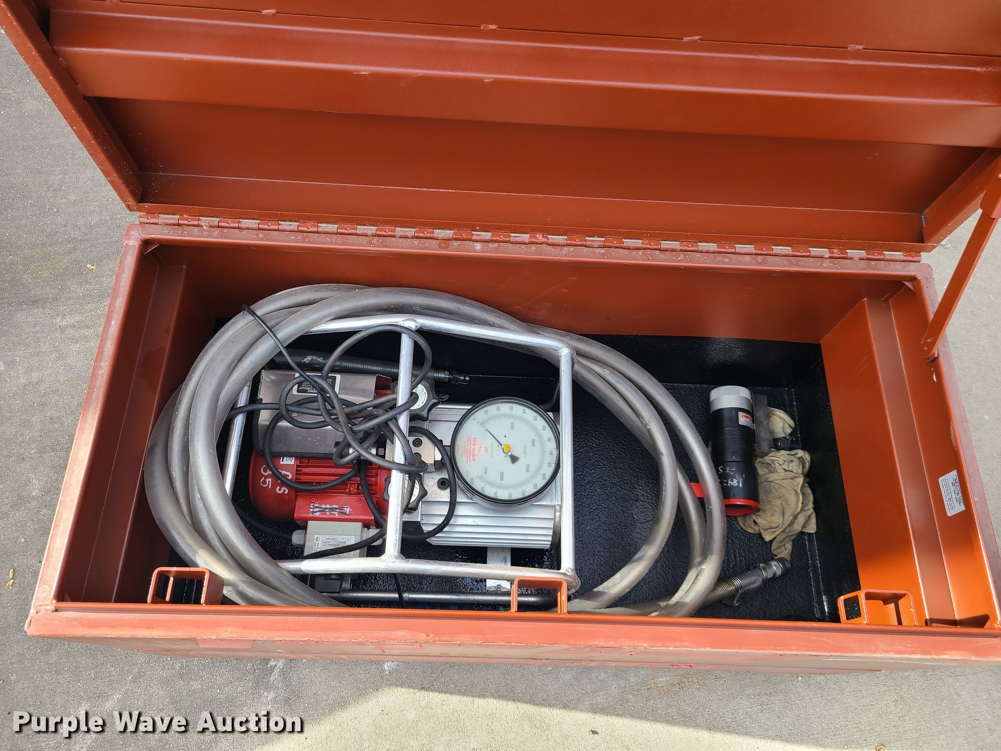 ITH hydraulic bolt tensioner in Sedalia, MO | Item GY9672 sold | Purple ...