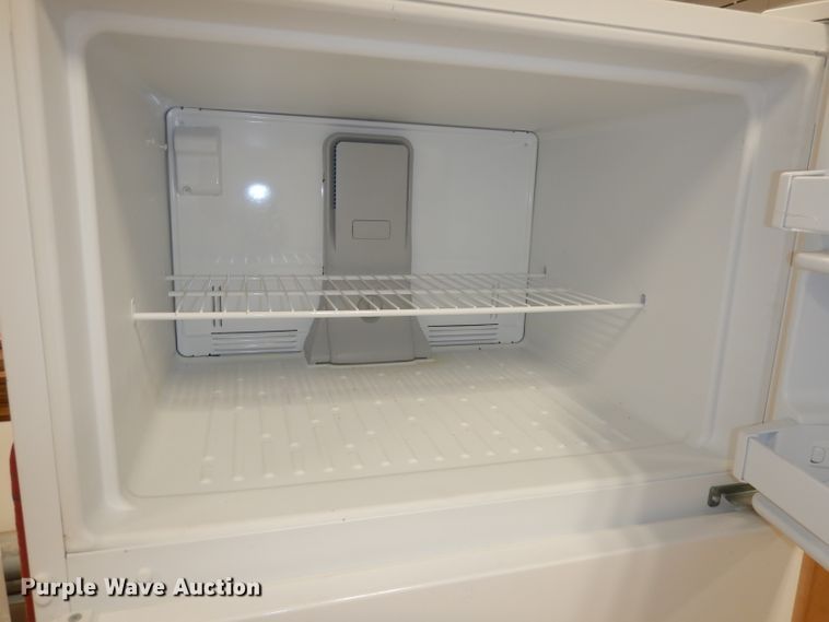 2016 Whirlpool WRT311FZDW00 refrigerator in Lawrence, KS | Item HE9481 ...