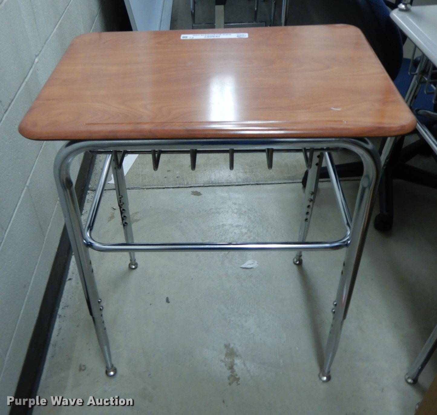 Approximately 85 student desks in Perry, IA | Item IX9267 for sale ...
