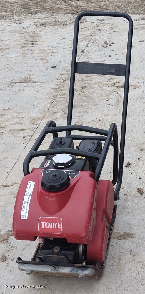Toro plate compactor in Augusta, KS | Item FY9851 sold | Purple Wave