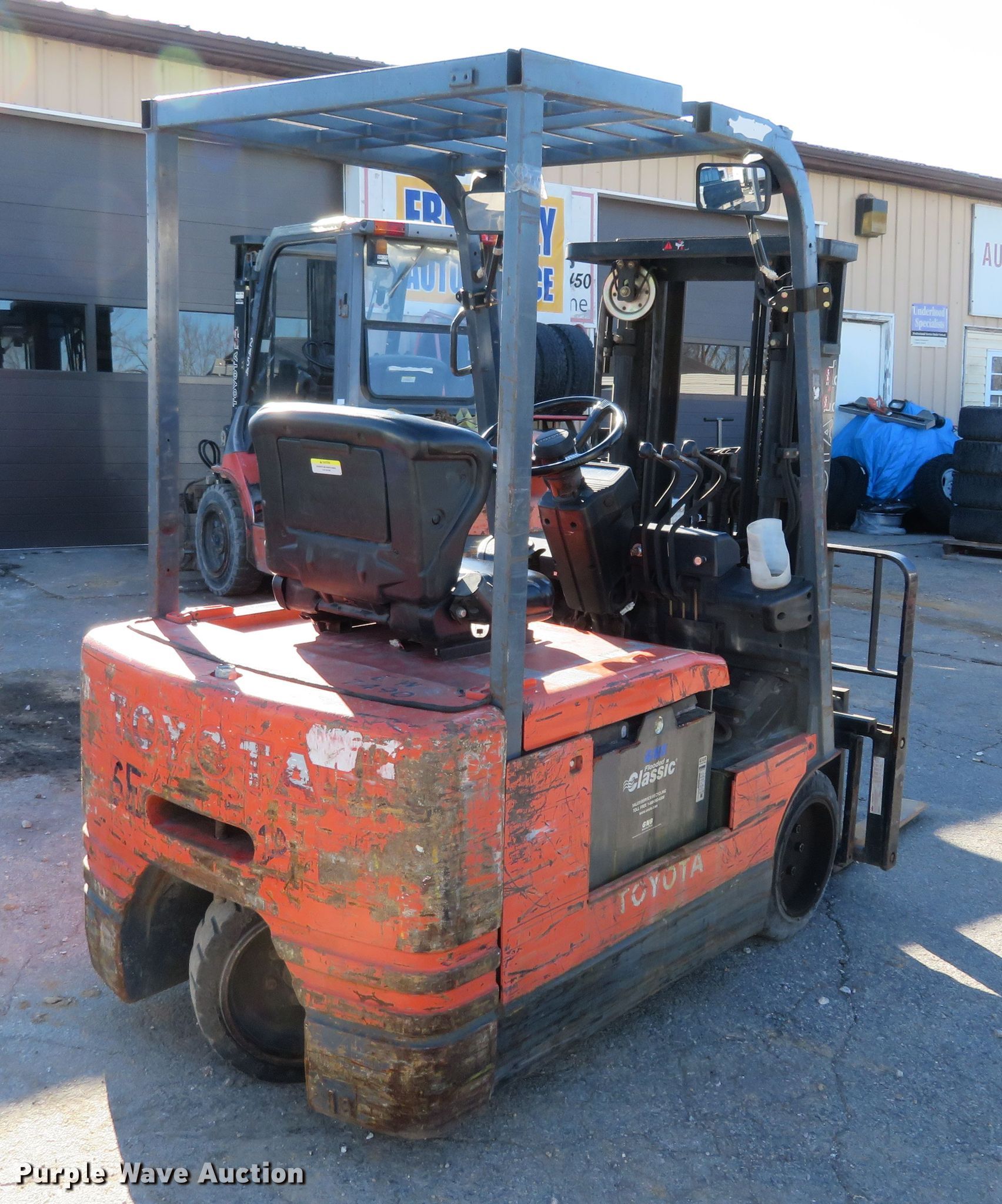 Toyota 5FBE18 forklift in Moscow Mills, MO | Item GT9483 sold | Purple Wave