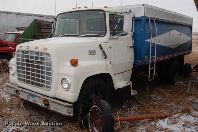 1972 Ford LN600 grain truck in Onida, SD | Item HS9845 sold | Purple Wave
