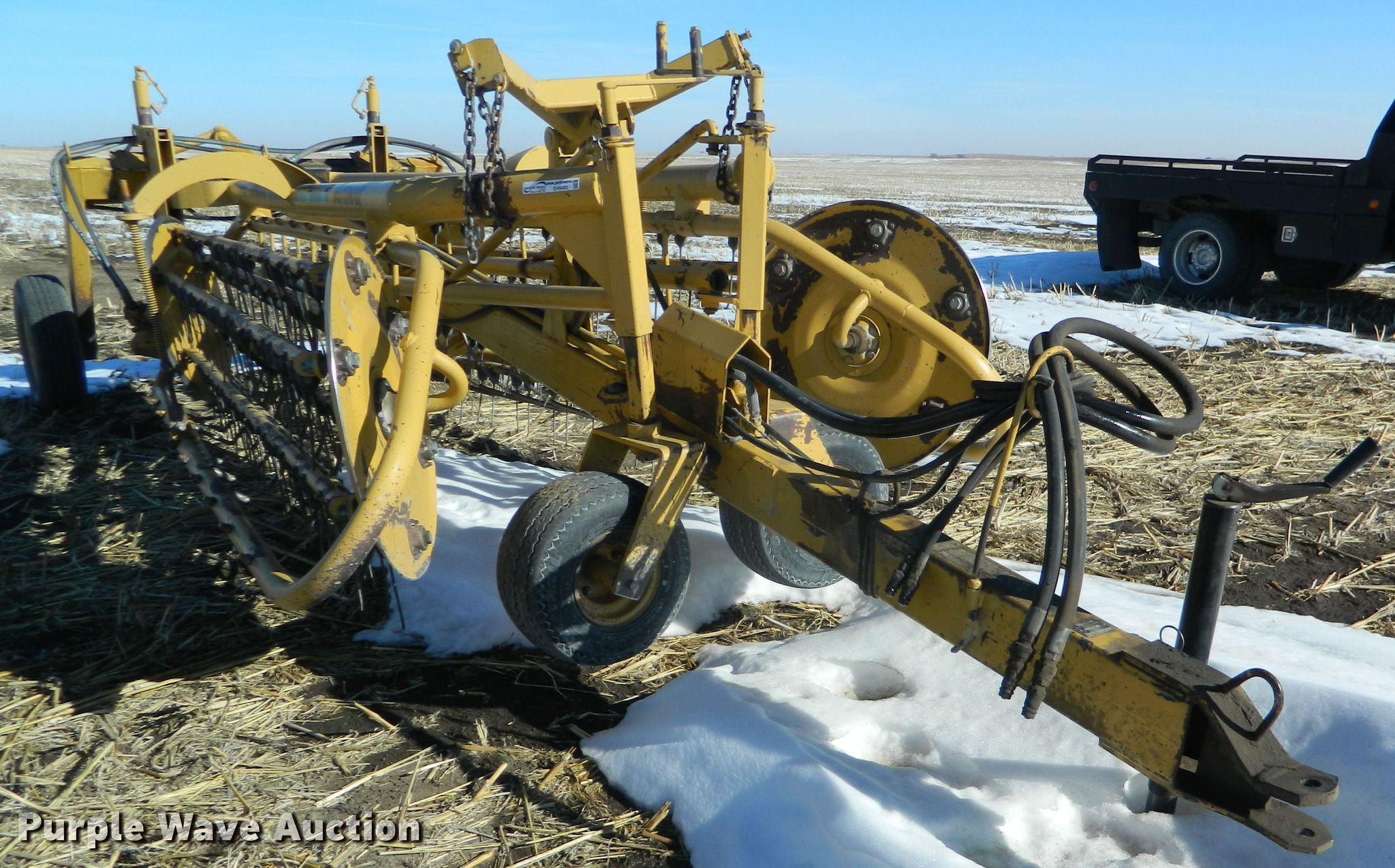 Vermeer R23 hay rake in Lenora, KS | Item EH9482 sold | Purple Wave
