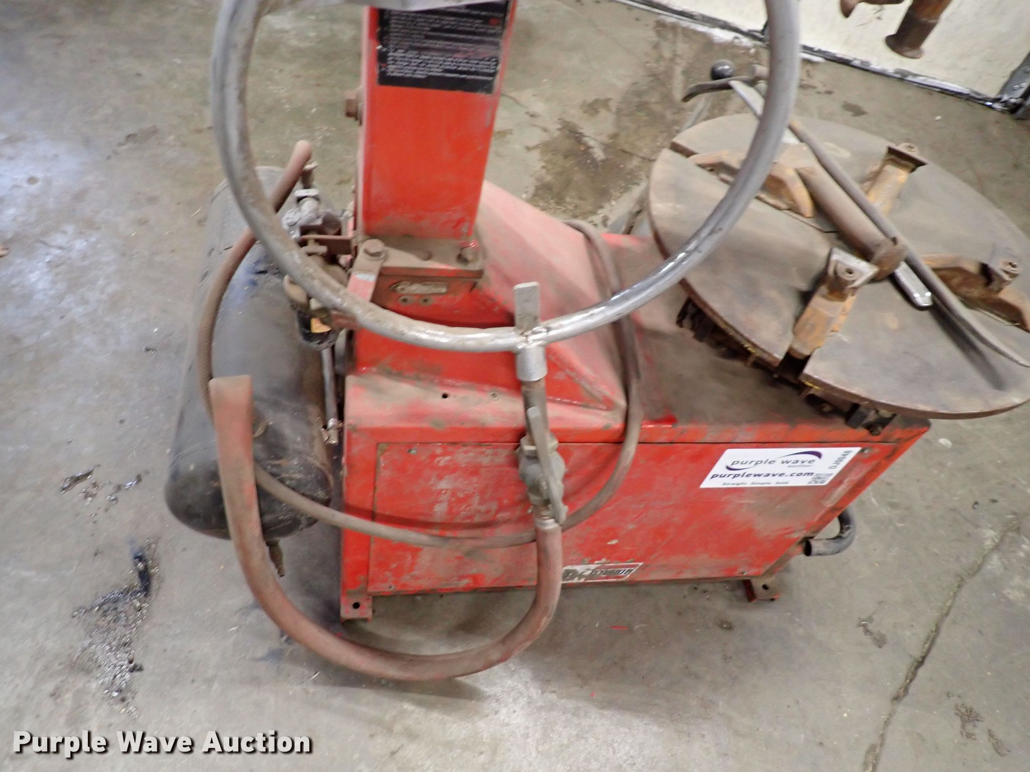 Ammco 740 rim clamp tire machine in Moundridge, KS | Item DJ0048 sold ...