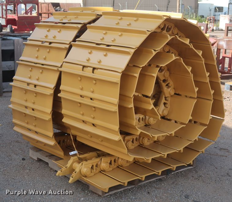 Caterpillar D6T dozer tracks in Edmond, OK | Item HJ9440 sold | Purple Wave