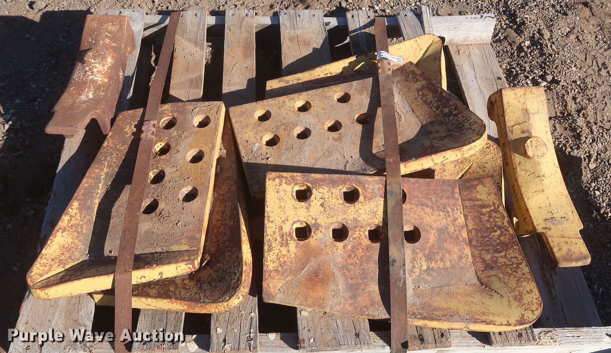 Caterpillar dozer blade corner tips in Edmond, OK | Item HK9669 sold ...