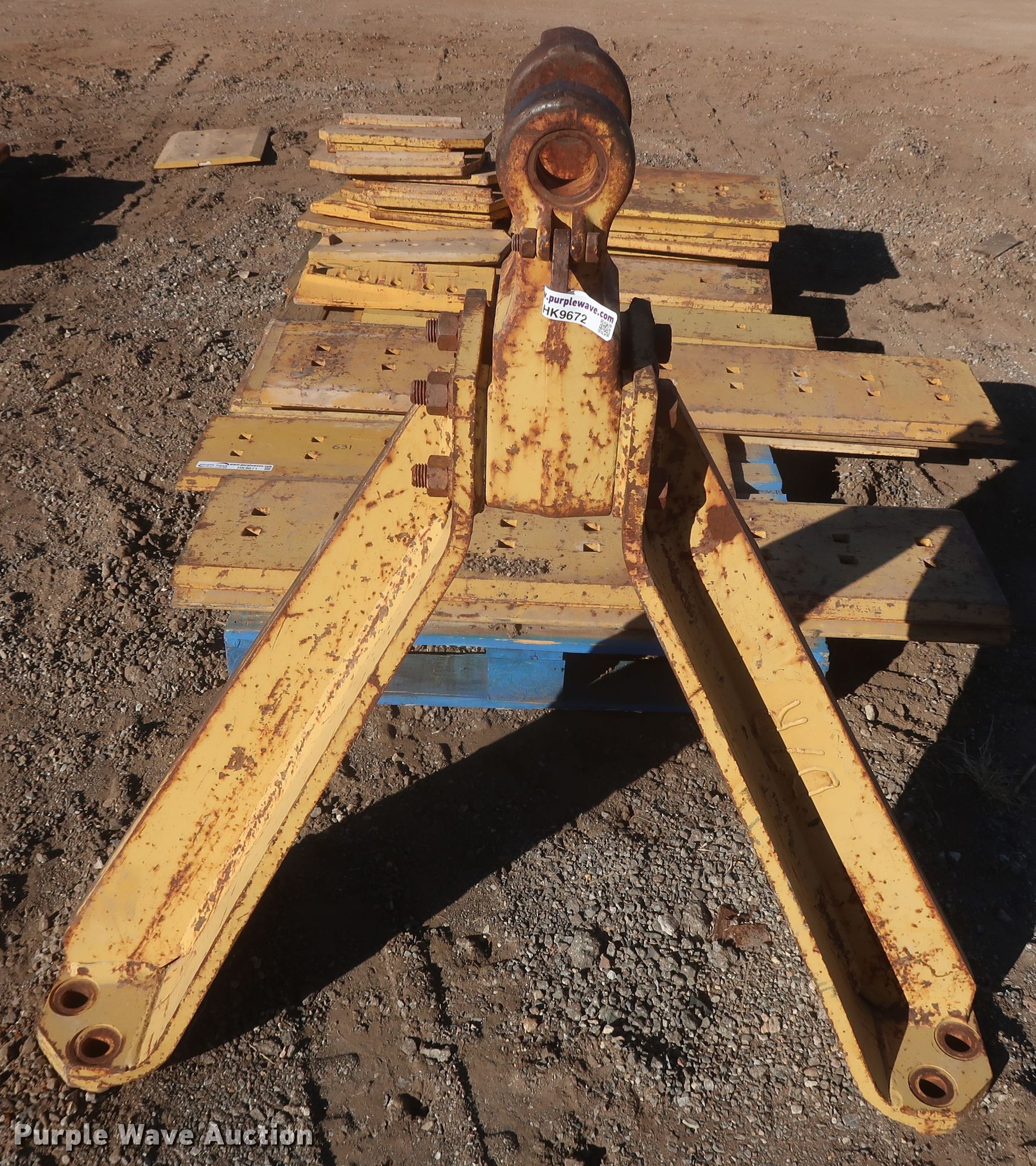 Caterpillar D7R dozer draw bar in Edmond, OK | Item HK9672 sold ...