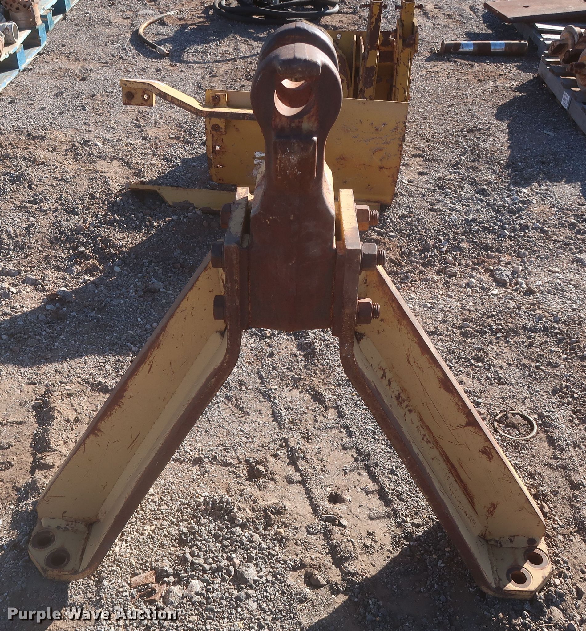 Caterpillar D7R dozer draw bar in Edmond, OK | Item HK9672 sold ...