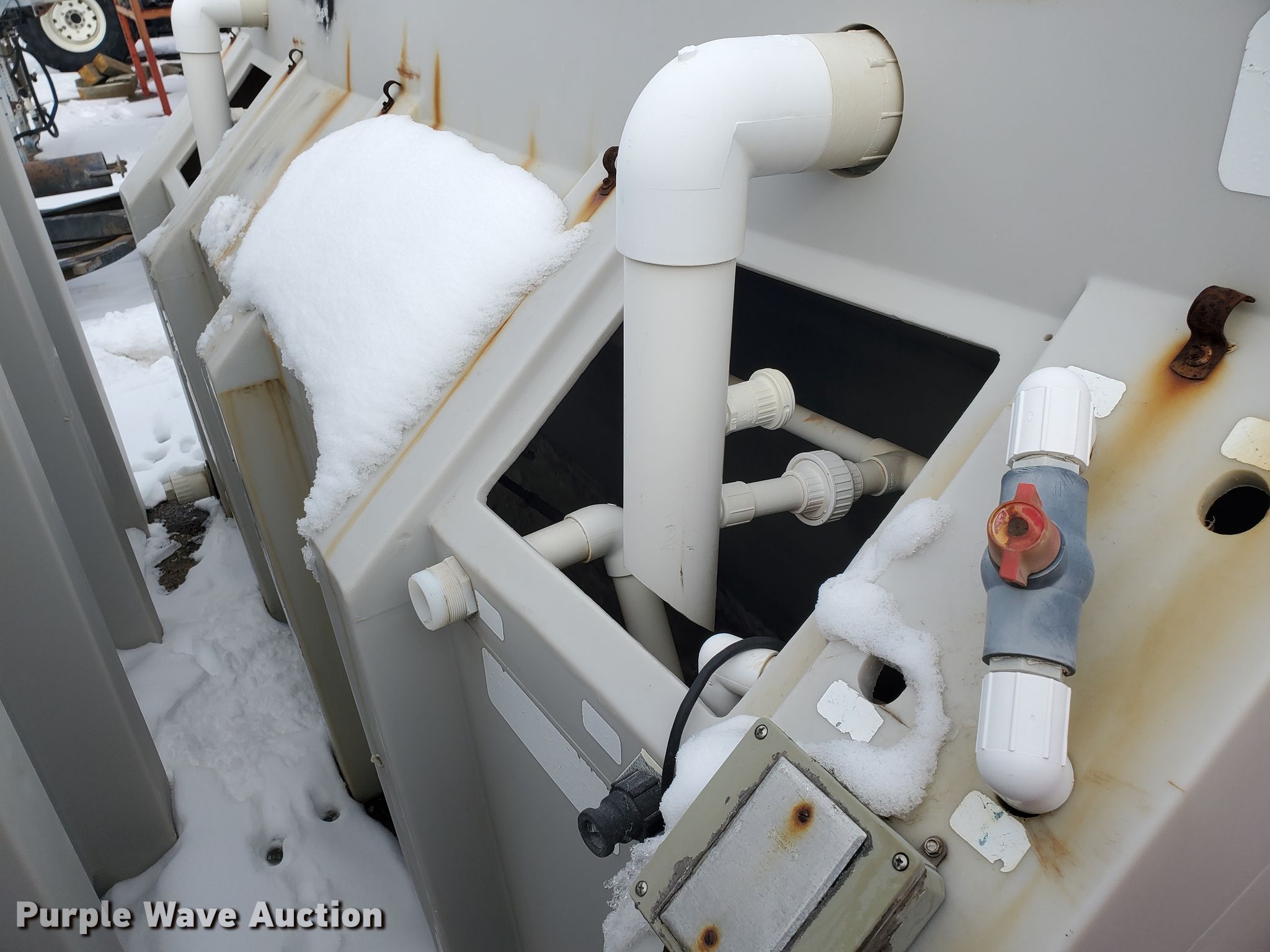 (2) salt brine storage tanks in Norton, KS | Item EY9656 sold | Purple Wave