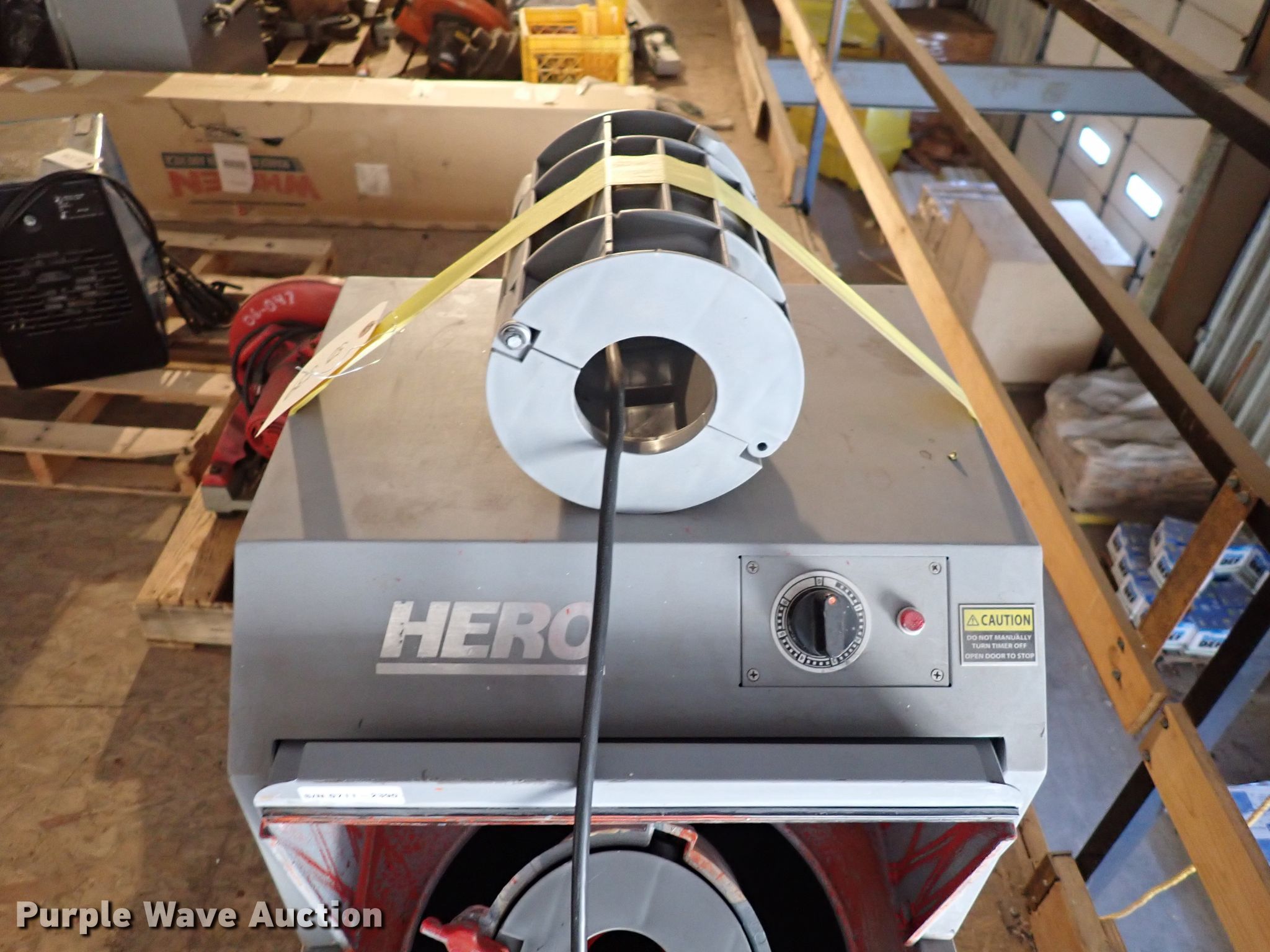 Hero S2451 paint shaker in Hutchinson, KS | Item IM9012 sold | Purple Wave