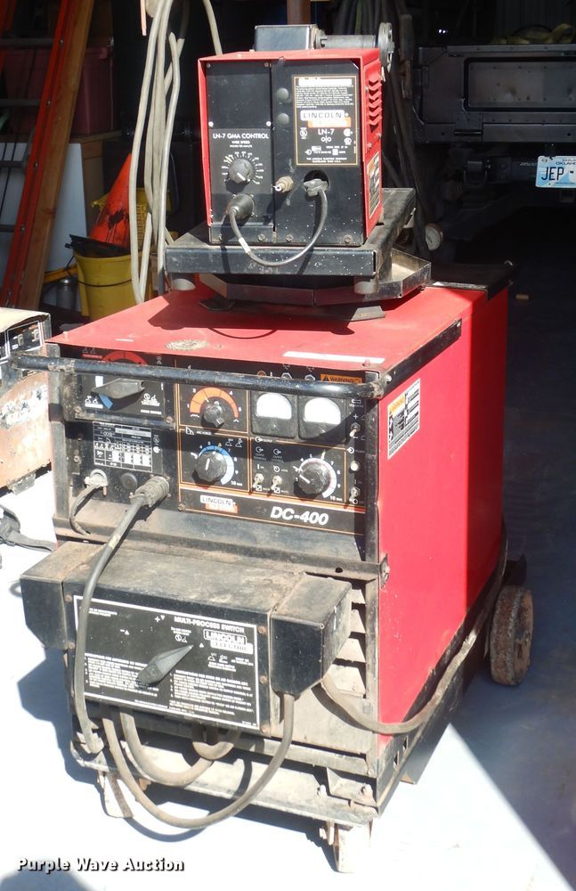 Lincoln DC400 welder in Blanchard, OK | Item HG9946 sold | Purple Wave