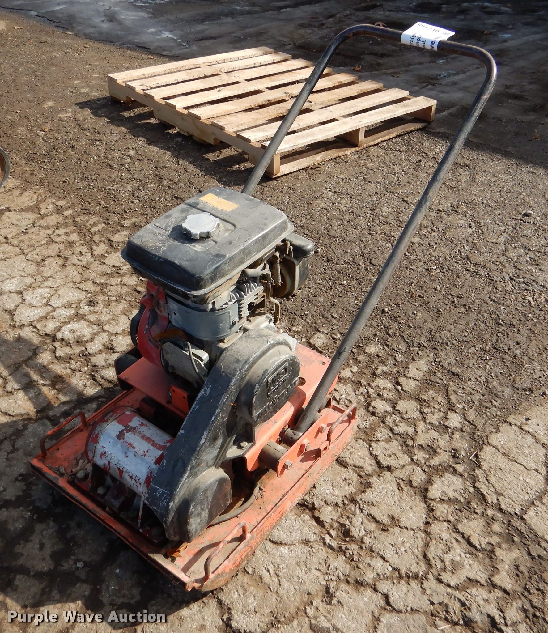 Mikasa Sangyo MVC90L plate compactor in Bonner Springs, KS | Item ...