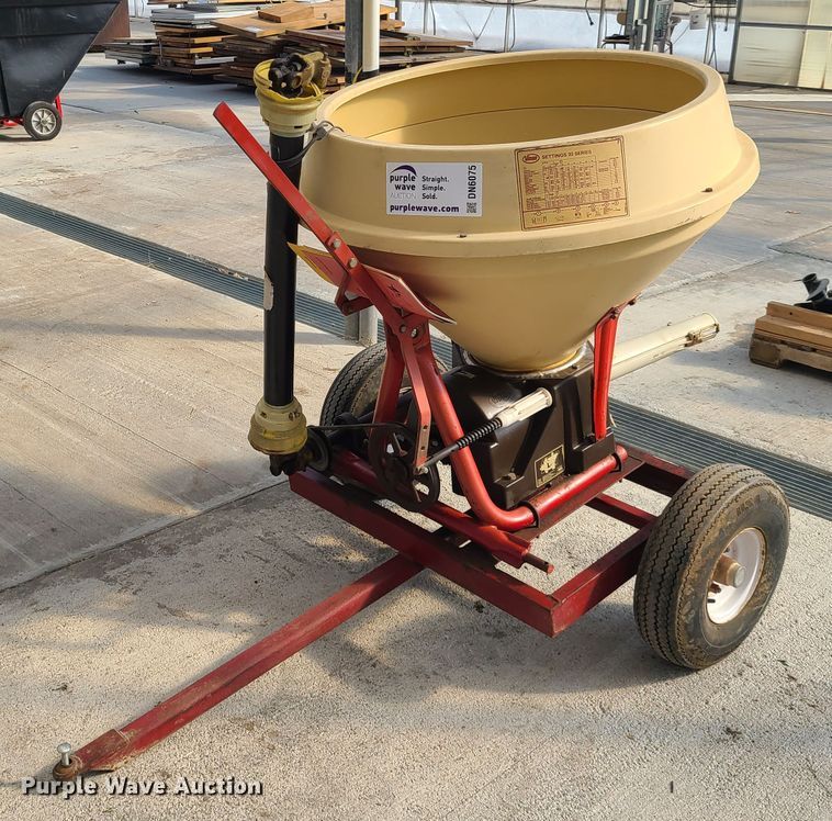 Vicon seeder in Belton, MO | Item DN6075 sold | Purple Wave