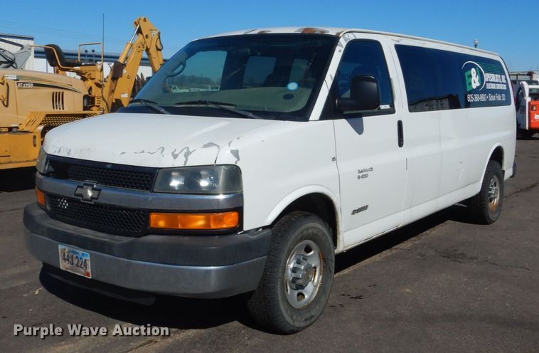 2005 Chevrolet Express 3500 van in Sioux Falls, SD | Item IK9829 sold ...