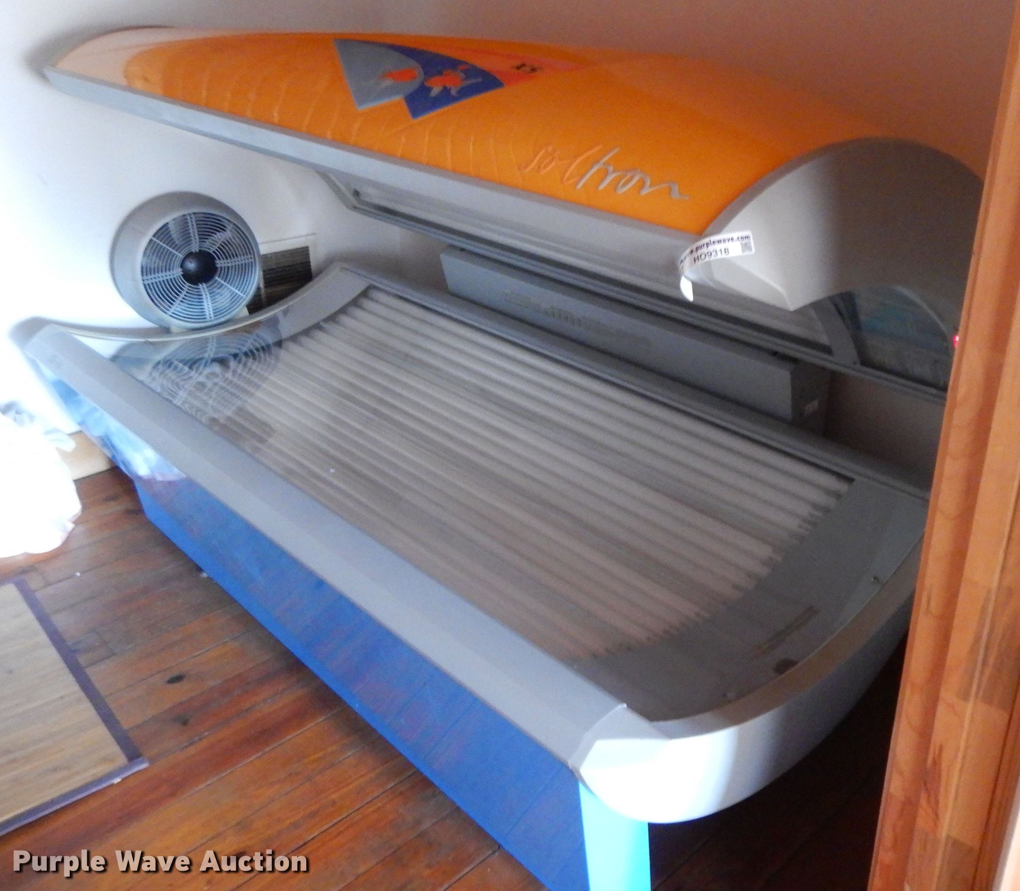 Soltron X5 tanning bed in Kansas City, MO | Item HO9318 sold | Purple Wave