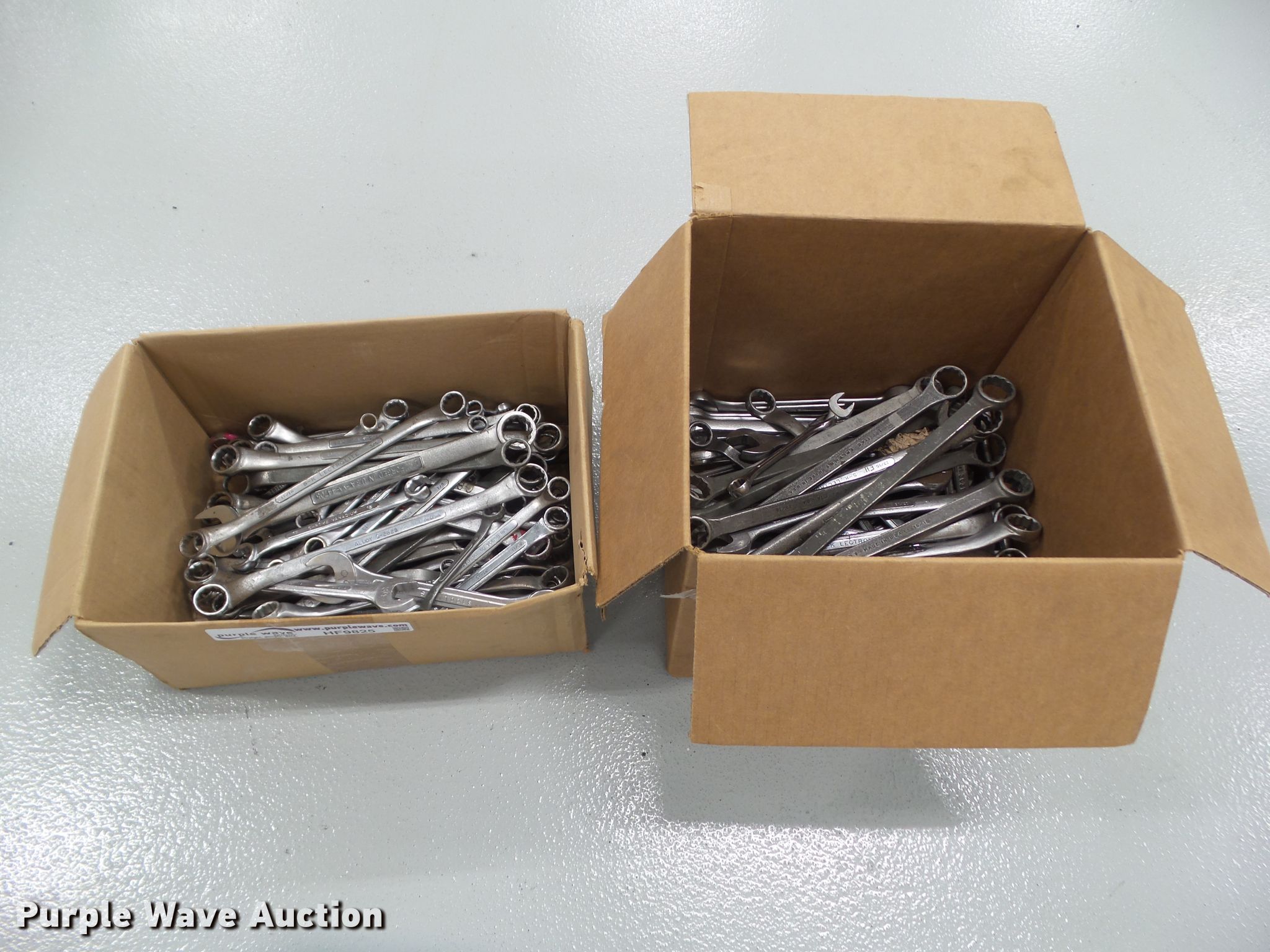 Wrenches in Des Moines, IA | Item HF9825 sold | Purple Wave