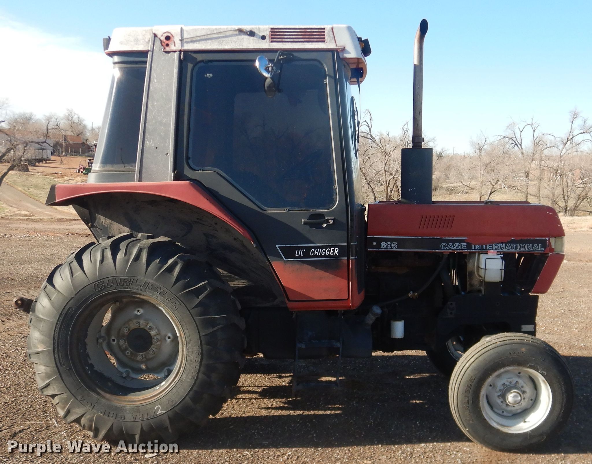 1993 Case IH 695 tractor in Borger, TX | Item HL9731 sold | Purple Wave