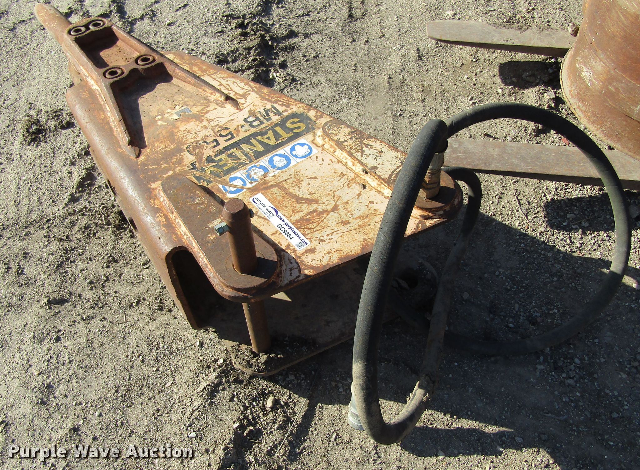 Stanley MB550 breaker in Waterloo, IA | Item GC9884 sold | Purple Wave