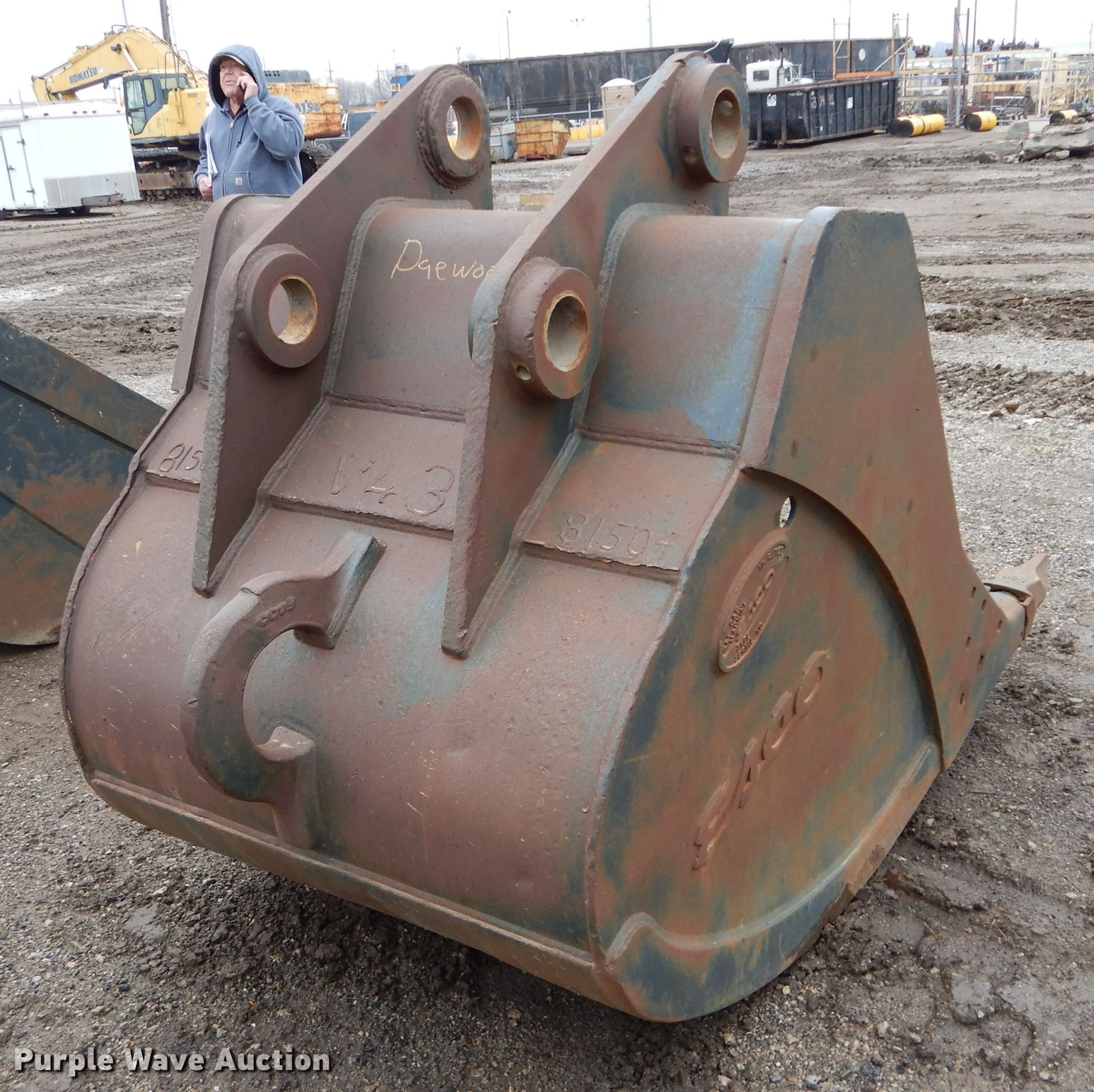 Esco excavator bucket in Kansas City, KS | Item HF9169 sold | Purple Wave