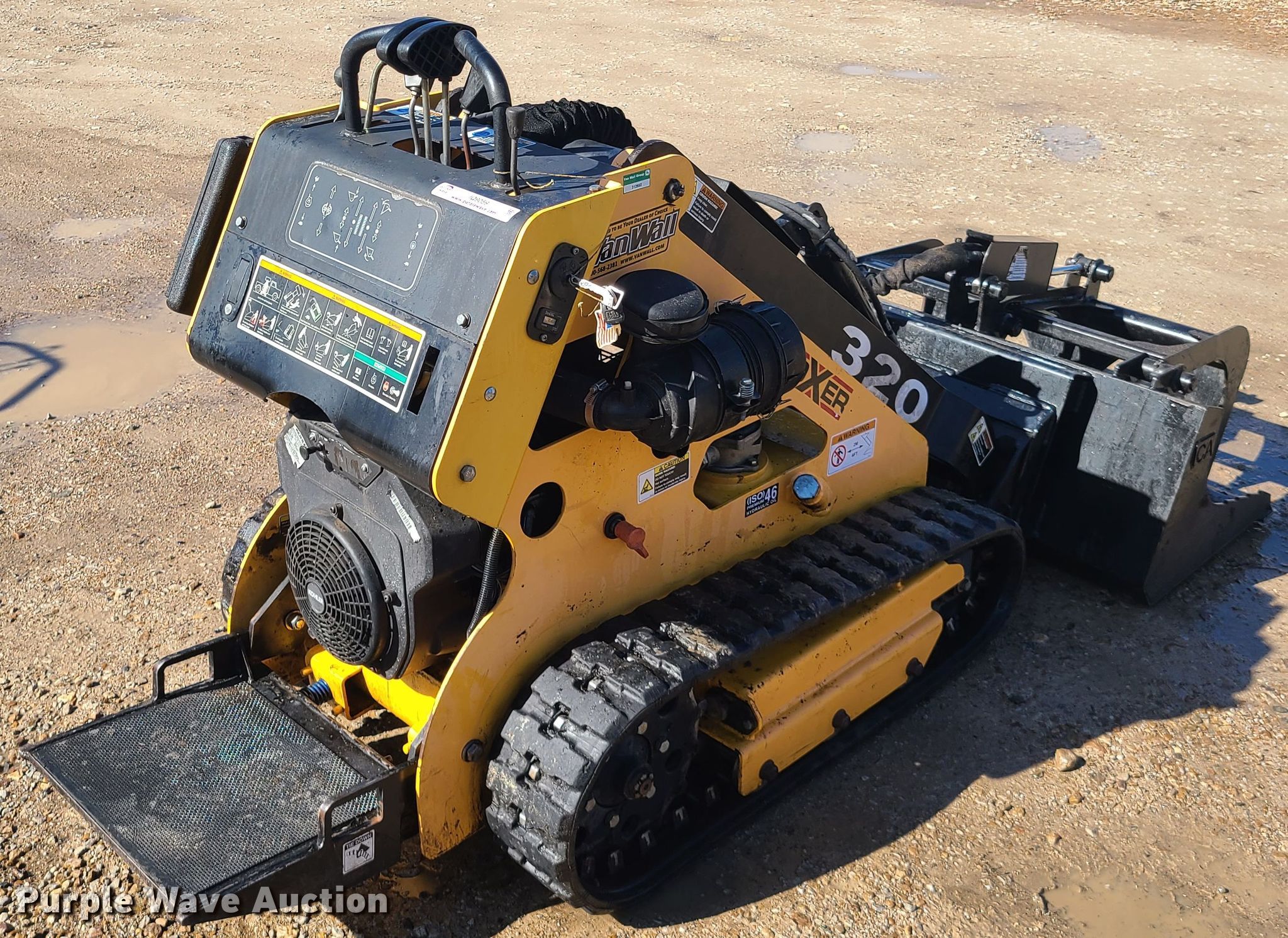 Boxer 320 compact utility loader in Blue Springs, MO | Item IQ9059 sold ...