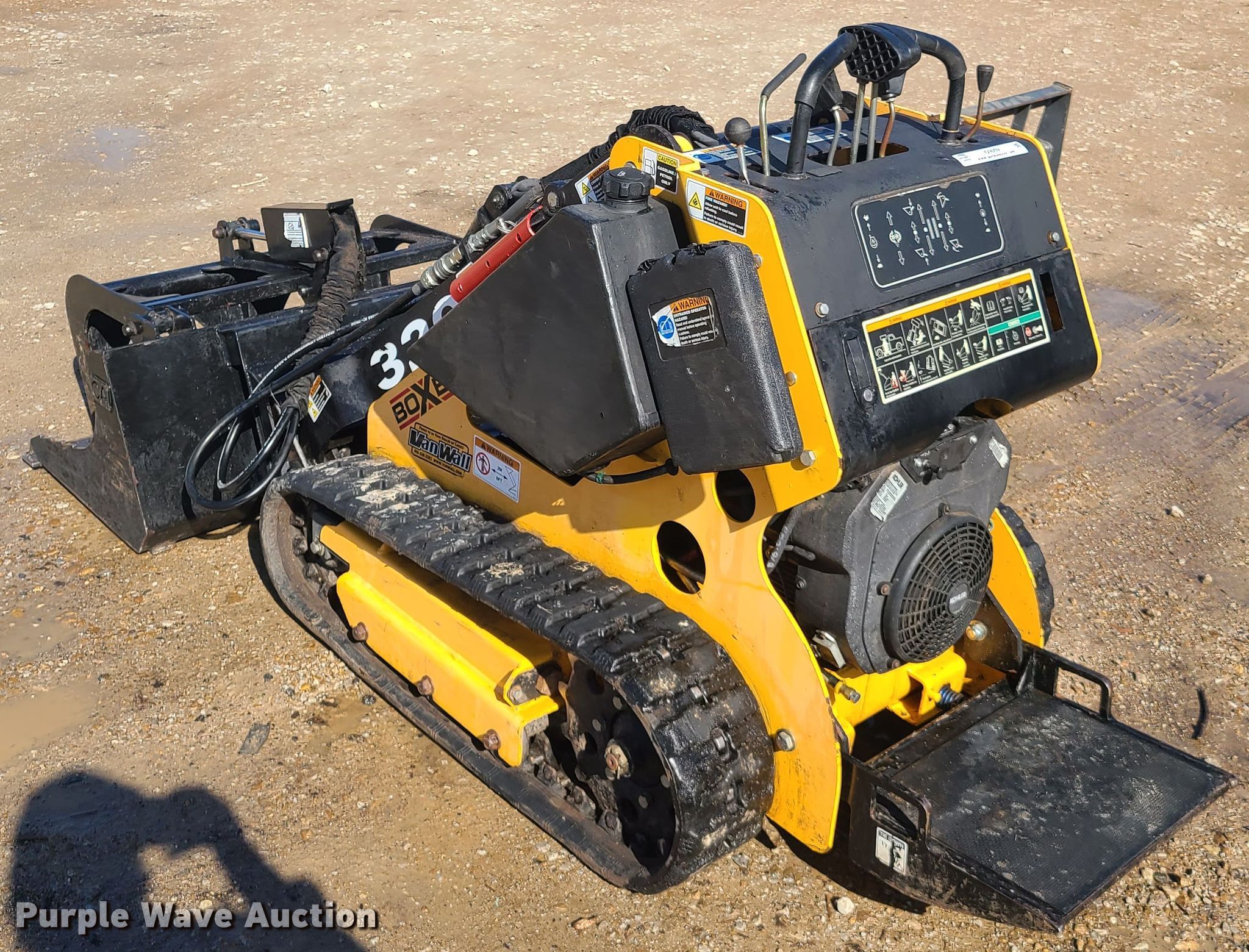 Boxer 320 compact utility loader in Blue Springs, MO | Item IQ9059 sold ...