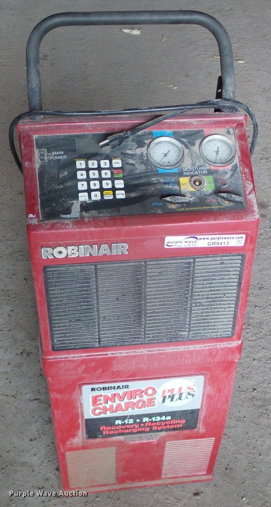 Robinair Enviro Charge Plus recharging system in Scott City, KS | Item ...