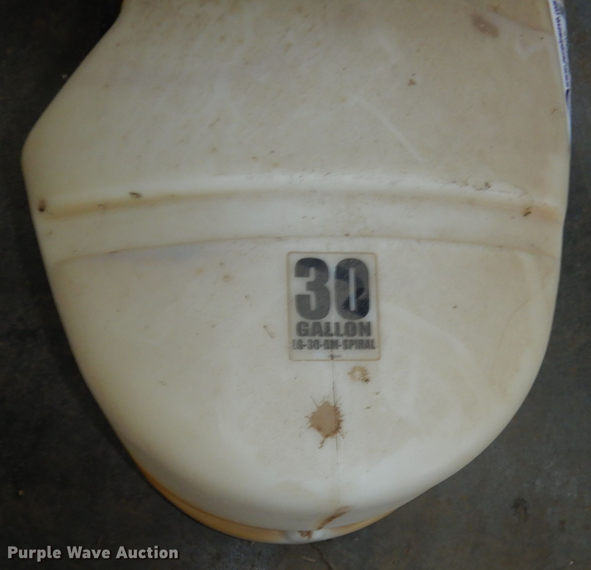 (2) Country Tuff sprayers in Louisburg, KS | Item HU9227 sold | Purple Wave