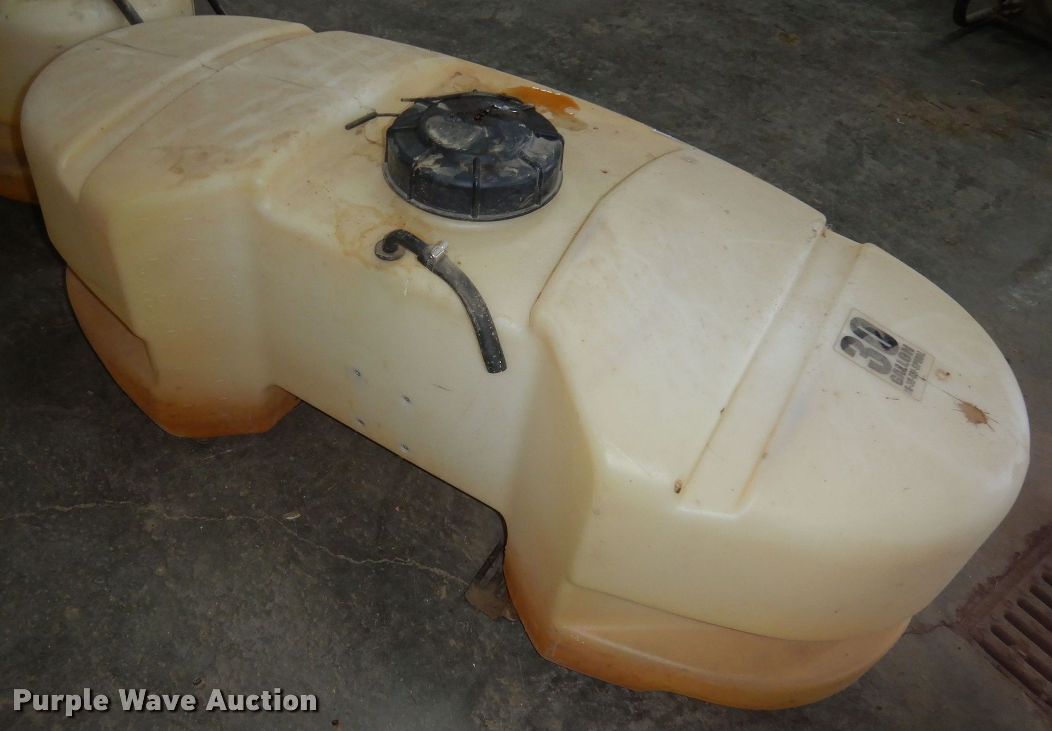 (2) Country Tuff sprayers in Louisburg, KS | Item HU9227 sold | Purple Wave