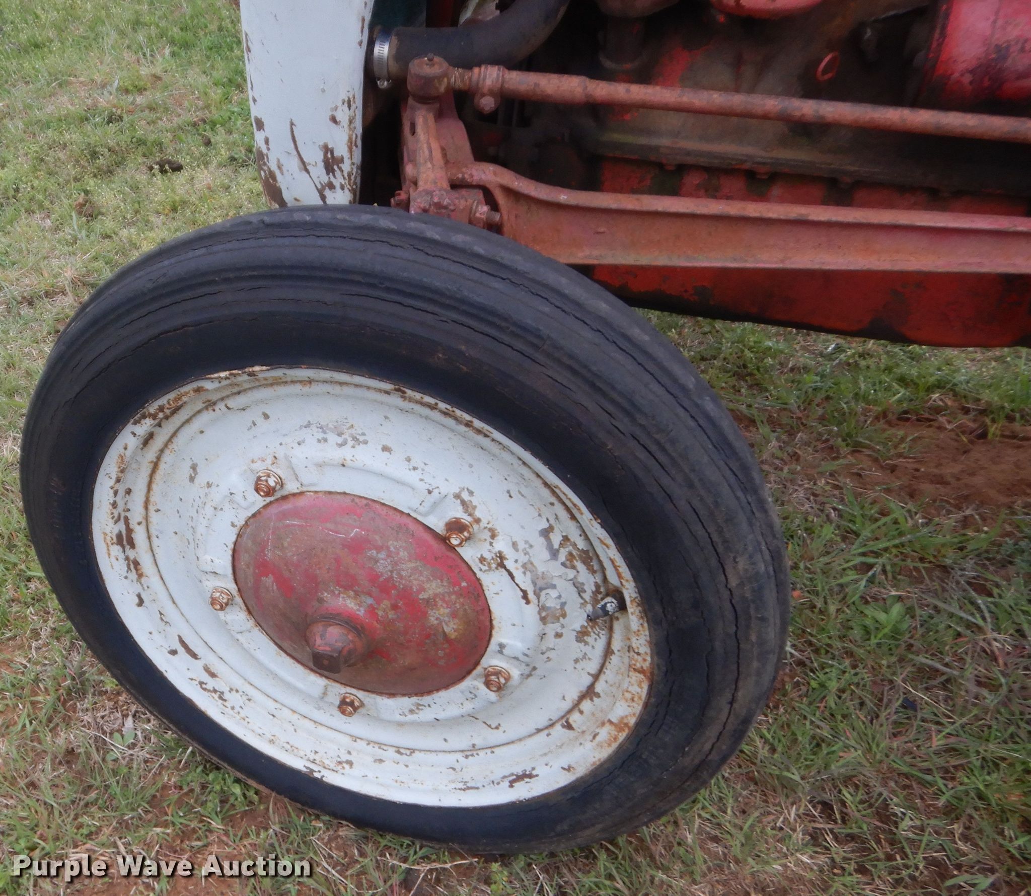 Ford tractor in Jones, OK | Item ET9135 sold | Purple Wave