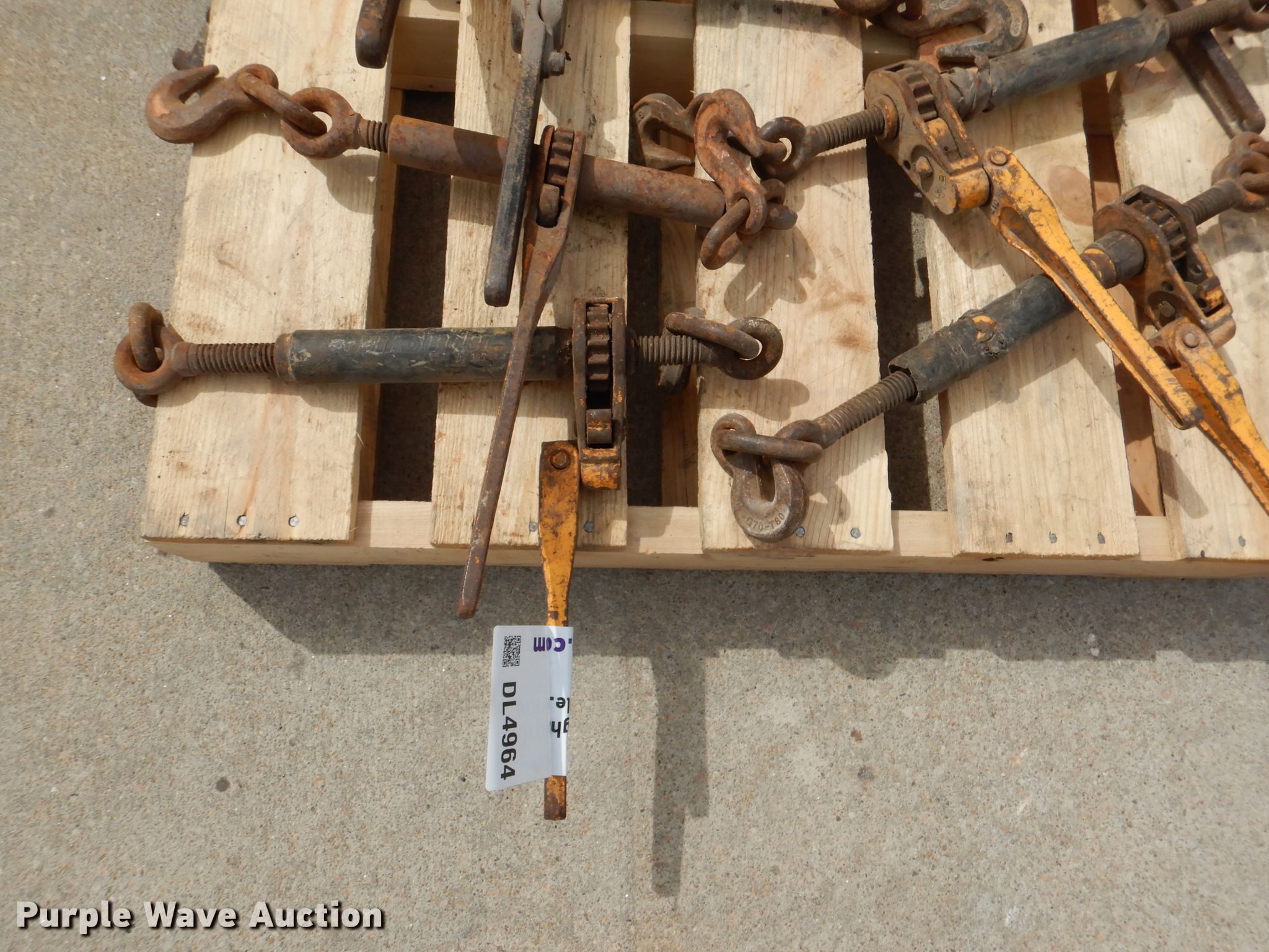 Chain booms in Alma, KS | Item DL4964 sold | Purple Wave