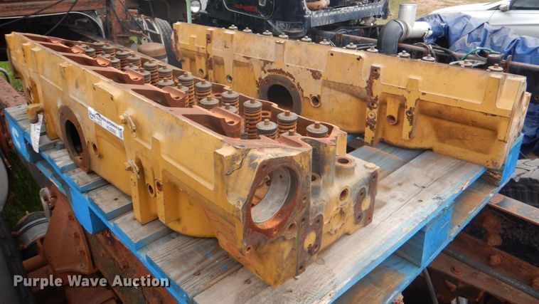 (2) Caterpillar C15/3406E engine cylinder heads in Cushing, OK | Item ...