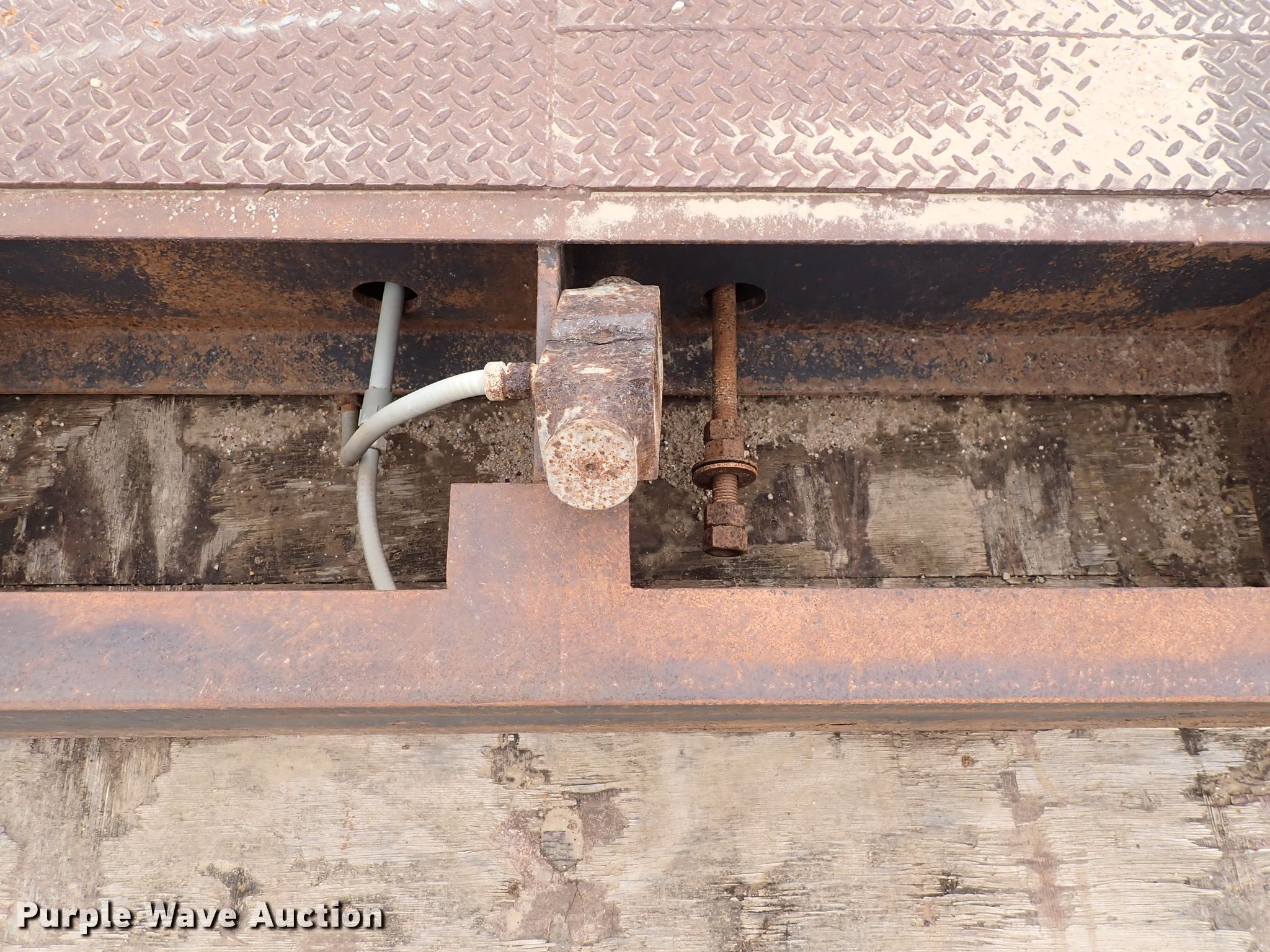 Unibridge truck scale in Valley Center, KS | Item DK4674 sold | Purple Wave