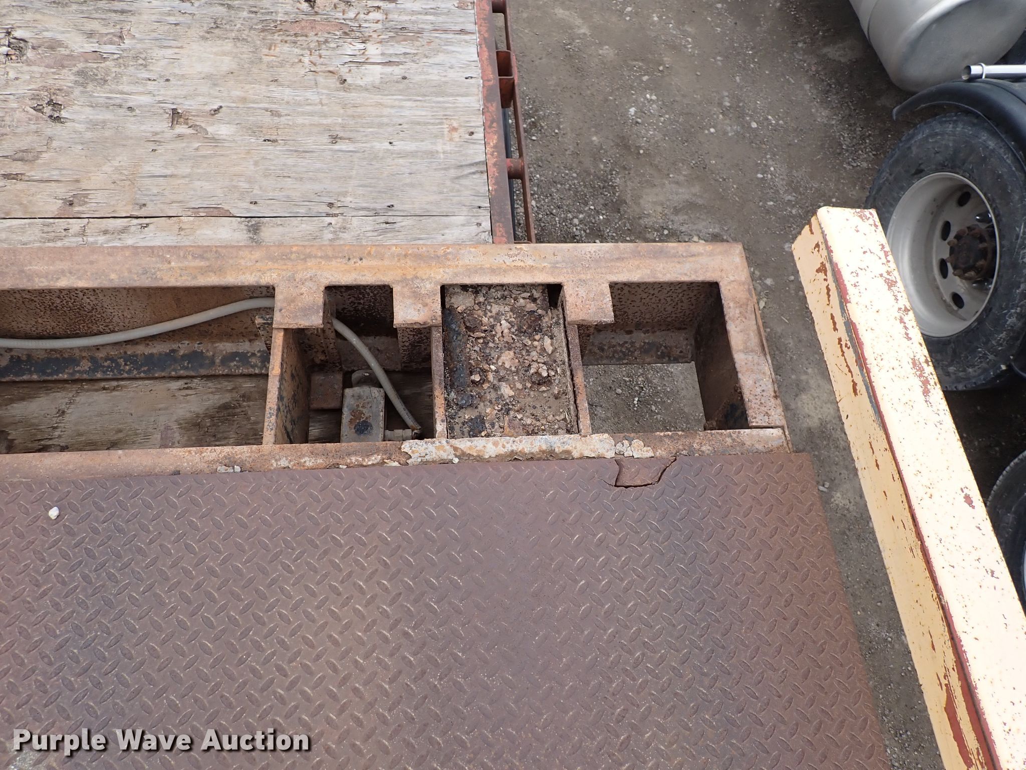 Unibridge truck scale in Valley Center, KS | Item DK4674 sold | Purple Wave