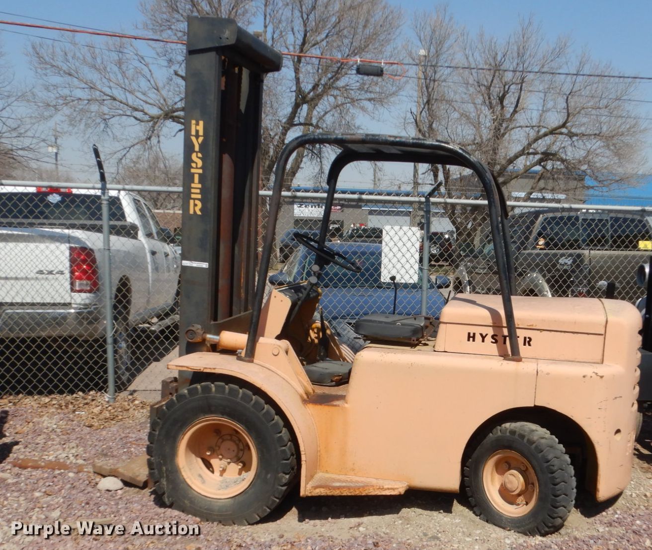 Hyster F70C forklift in Sioux City, IA | Item HE9598 sold | Purple Wave