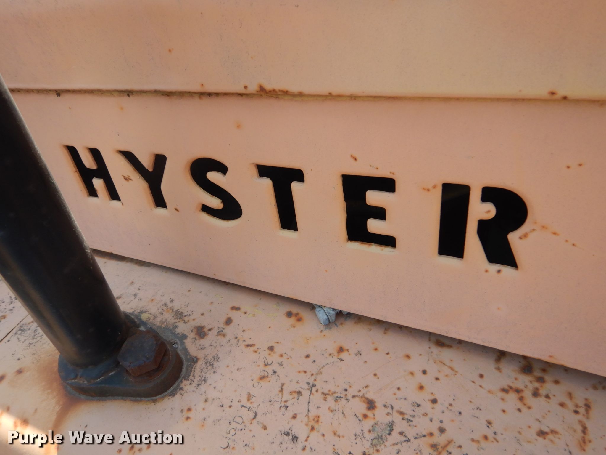 Hyster F70C forklift in Sioux City, IA | Item HE9598 sold | Purple Wave