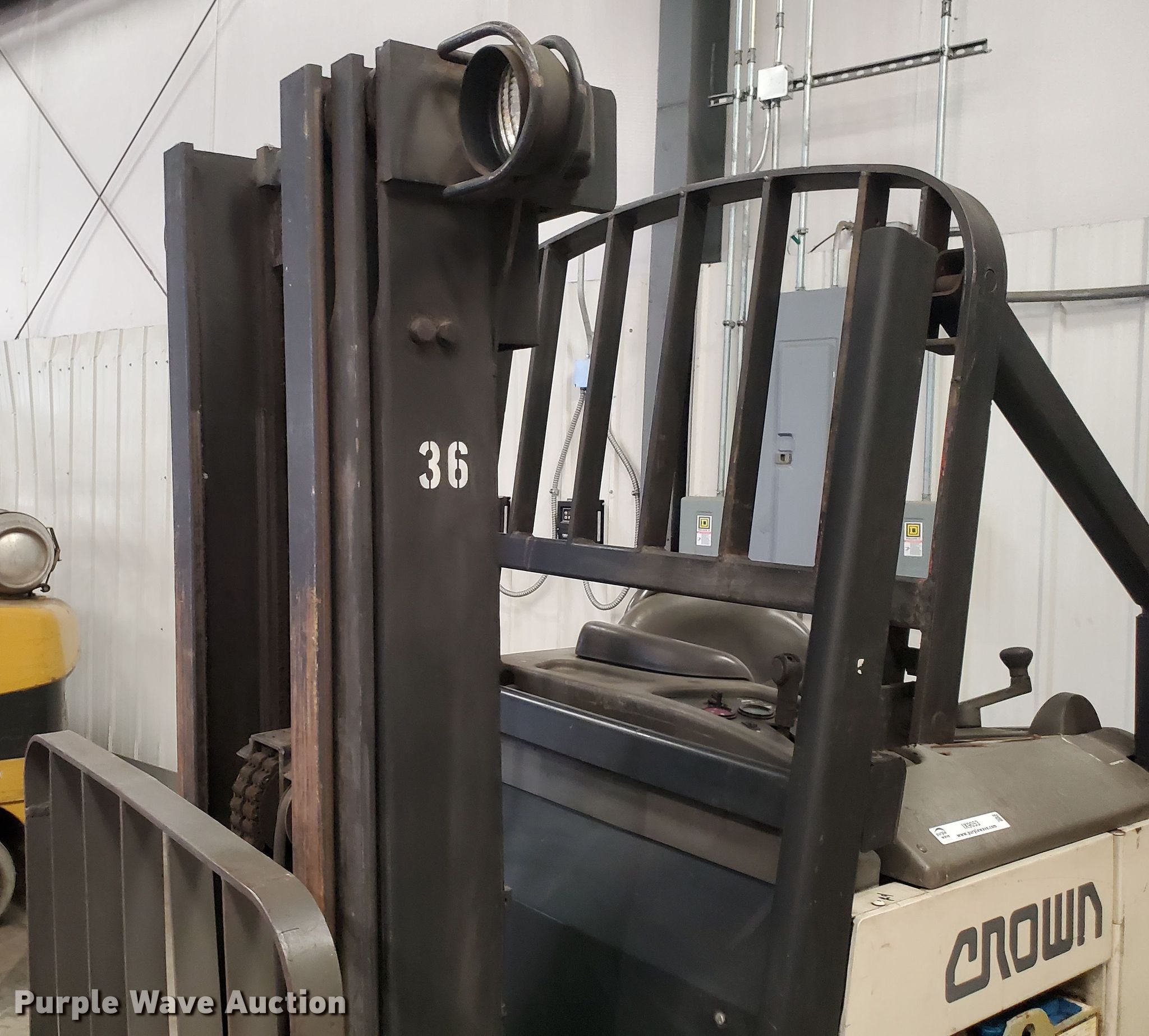 Crown RC3000-30-S forklift in Salina, KS | Item IX9053 sold | Purple Wave