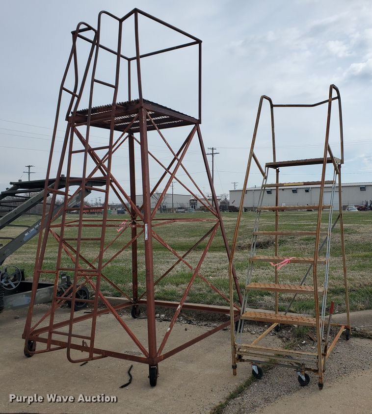 (2) aerial platforms in Salina, KS | Item IL9068 sold | Purple Wave