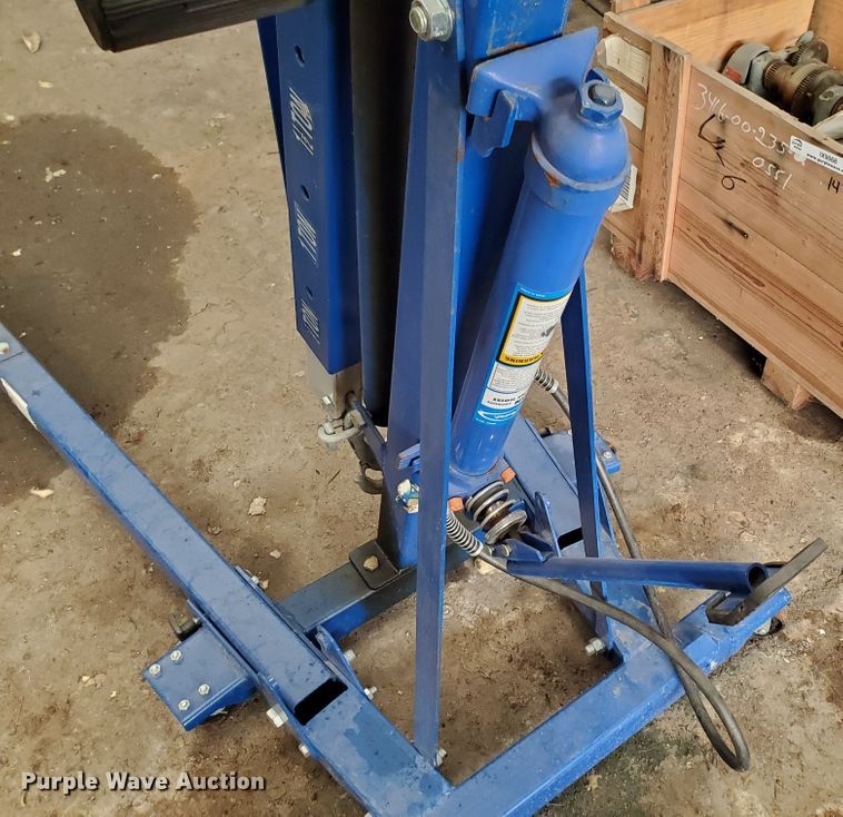 Blue Point YA778 hoist in Salina, KS | Item IX9067 sold | Purple Wave