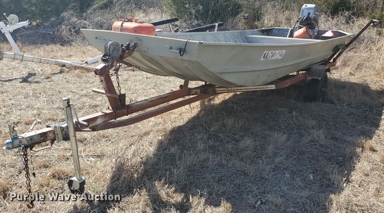 1985 Monark boat in Minneapolis, KS | Item IX9147 sold | Purple Wave