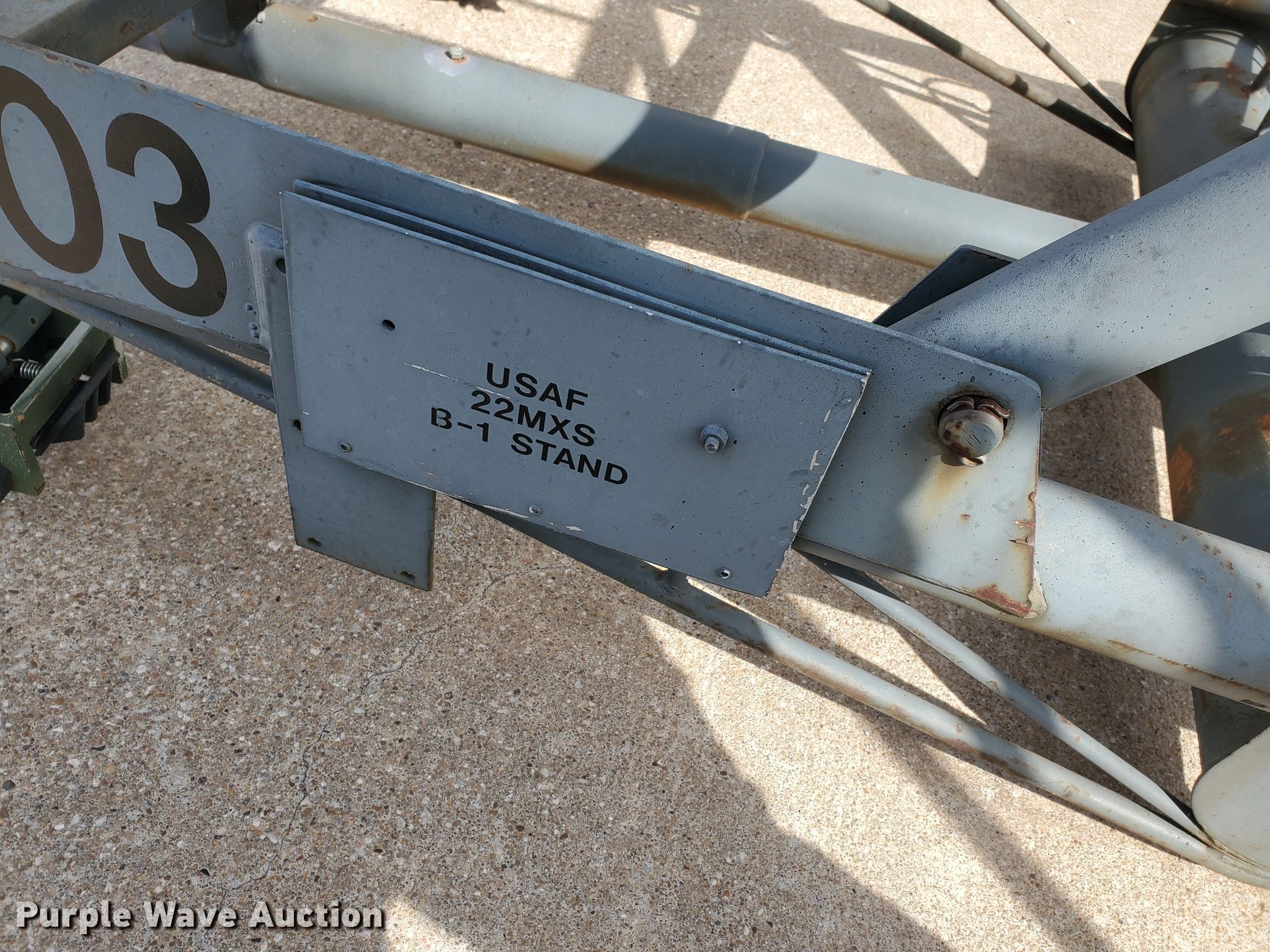 B-1 maintenance stand in Salina, KS | Item IL9065 sold | Purple Wave