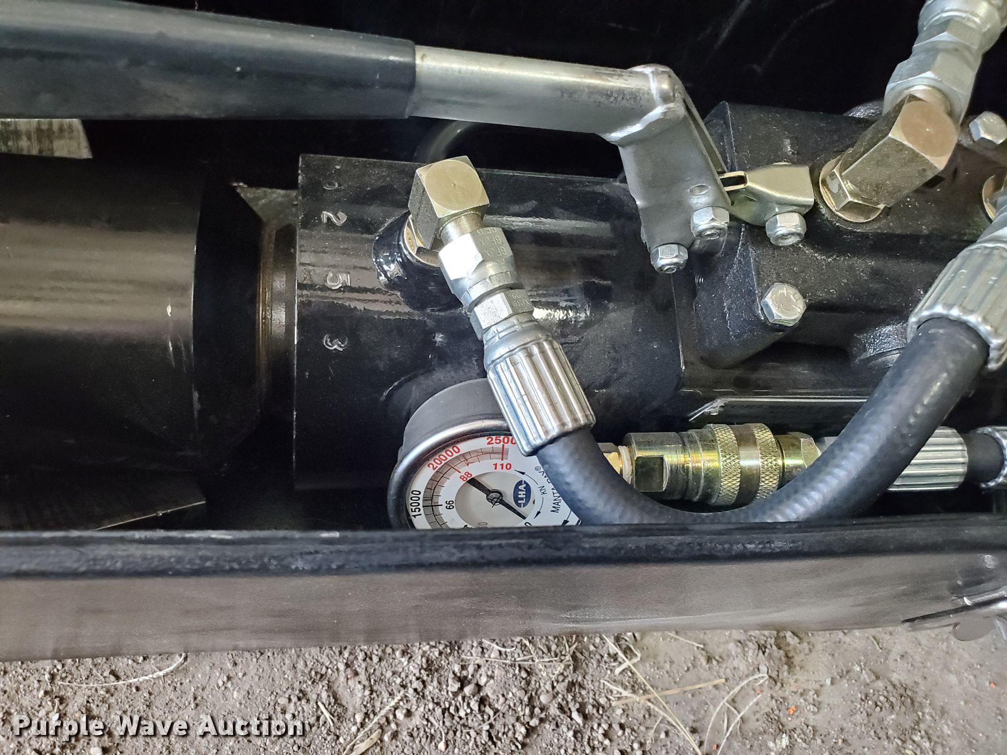 Manta Ray utility anchor system in Norton, KS | Item IX9164 sold ...