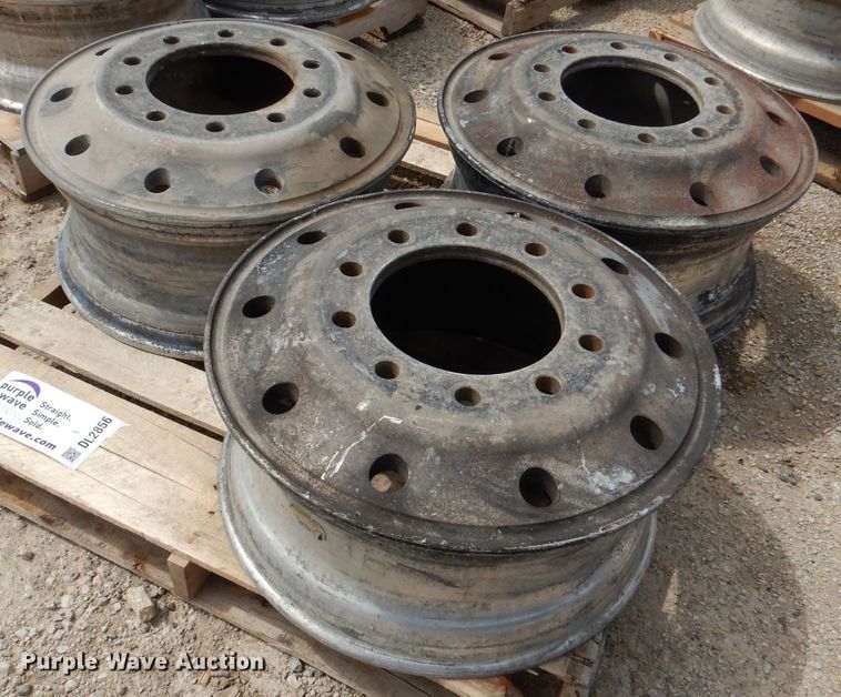 (3) Alcoa 22.5x9 hub pilot wheels in Rantoul, KS | Item DL2856 sold ...