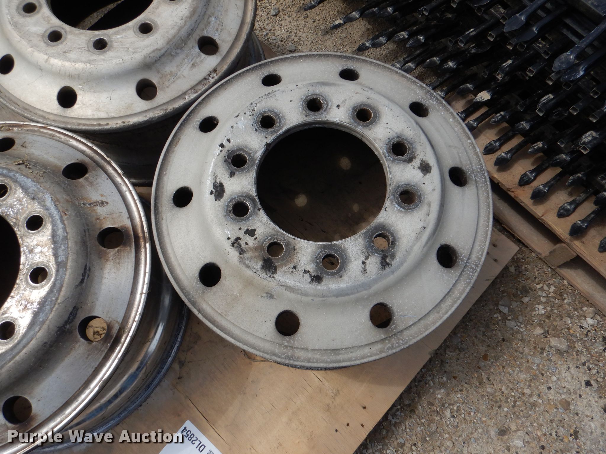 (3) Alcoa 22.5x9 hub pilot wheels in Rantoul, KS | Item DL2863 sold ...