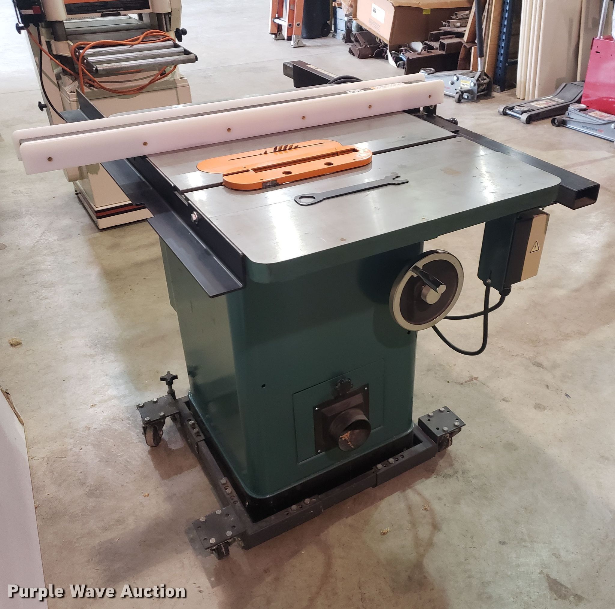 2001 Grizzly table saw in Chouteau, OK | Item HO9384 sold | Purple Wave