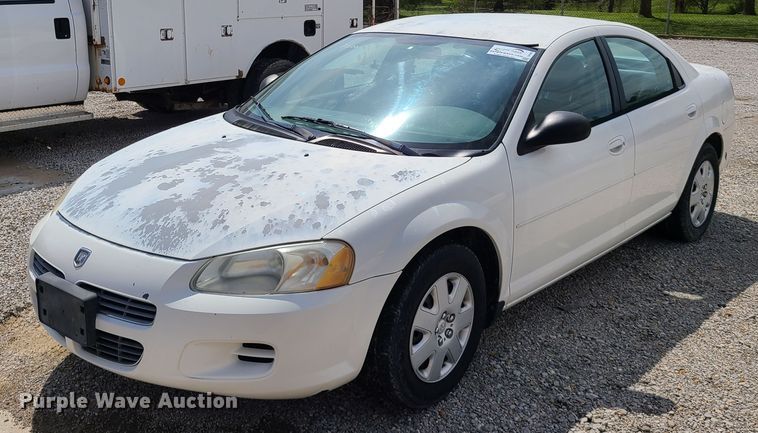 2002 Dodge Stratus in Independence, MO | Item DH5901 sold | Purple Wave